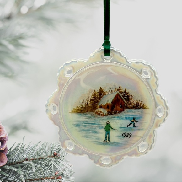 Fenton | Holiday | Vintage Fenton Milk Glass Snowflake Ornament 989 Ice ...